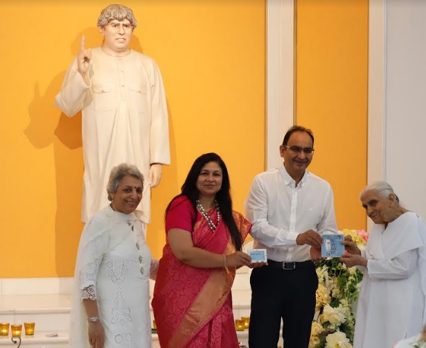 Meeta Shah Pays Special Tribute to Rev. Dada J. P. Vaswani on his 101 ...